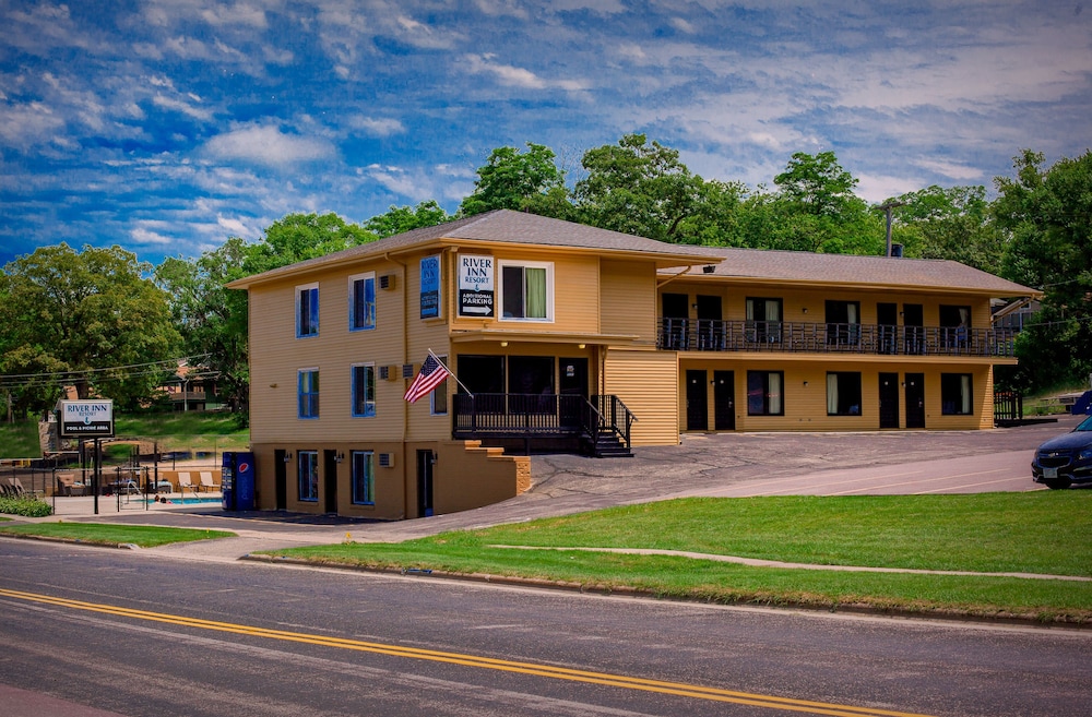 The VUE Boutique Hotel & Boathouse in Wisconsin Dells | Best Rates ...