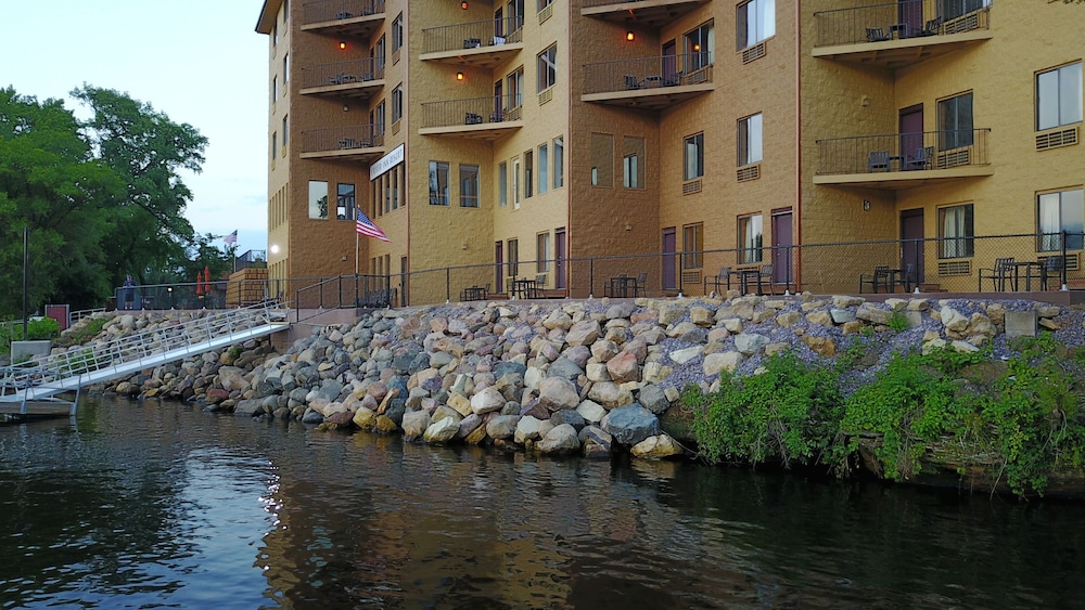 The VUE Boutique Hotel & Boathouse in Wisconsin Dells | Best Rates ...
