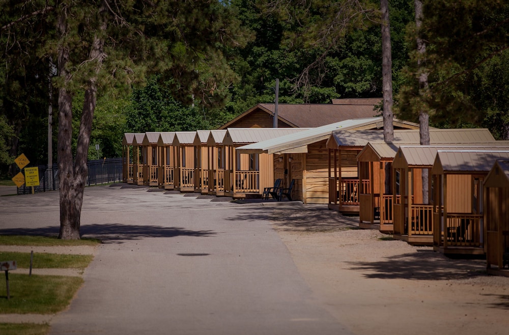 Natura Treescape Resort in Wisconsin Dells | Best Rates & Deals on Orbitz