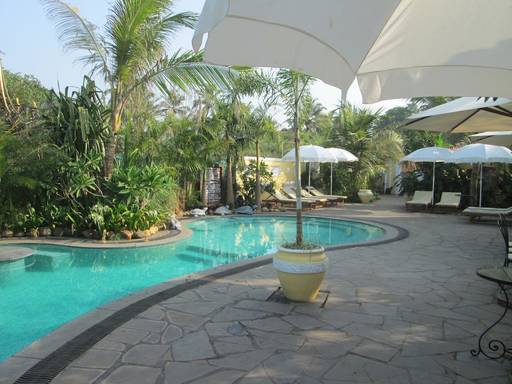 Fiesta Beach Resort in Baga | Best Rates & Deals on Orbitz