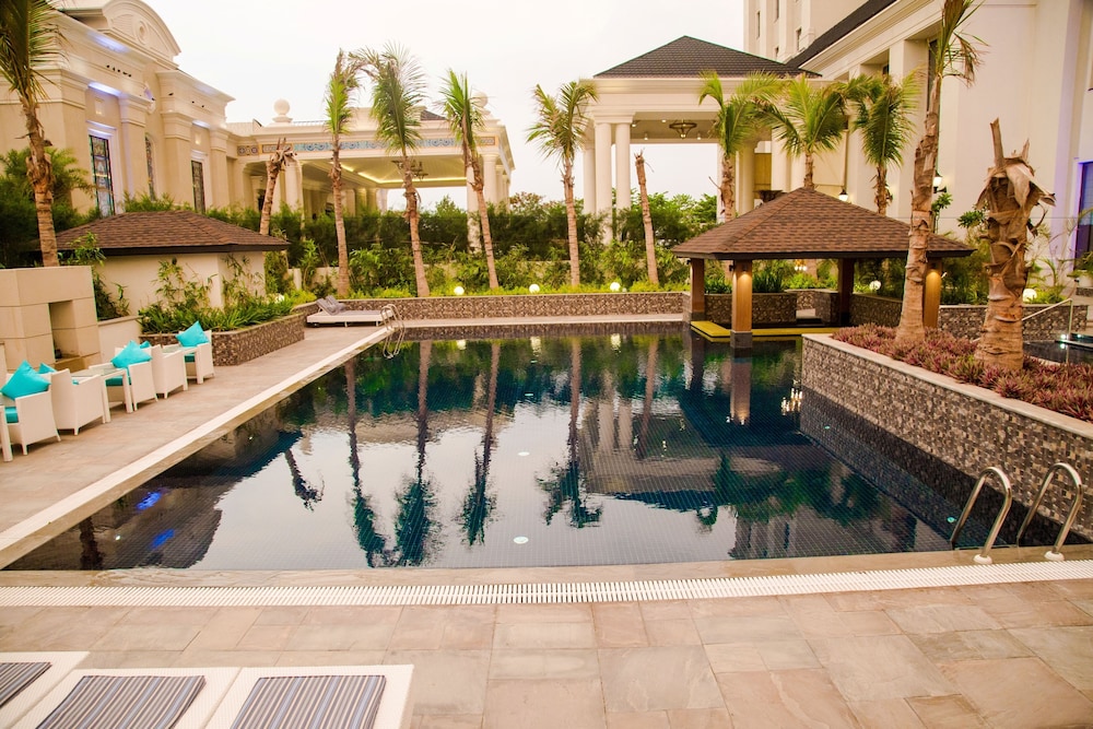 Sheraton Grand Palace Indore in Indore | Best Rates & Deals on Orbitz