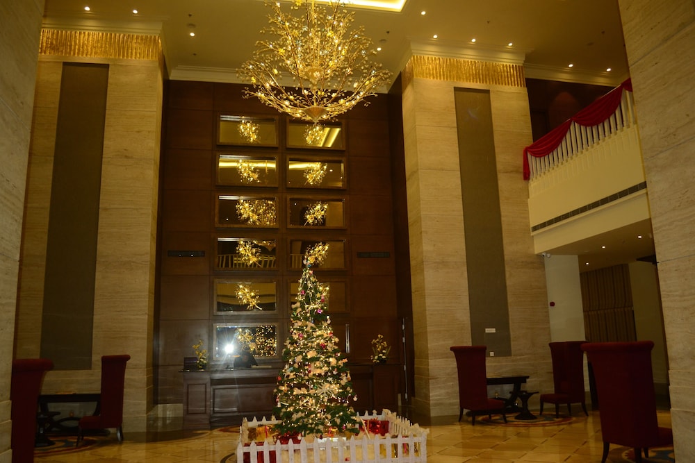 Sheraton Grand Palace Indore, Indore: $75 Room Prices & Reviews ...