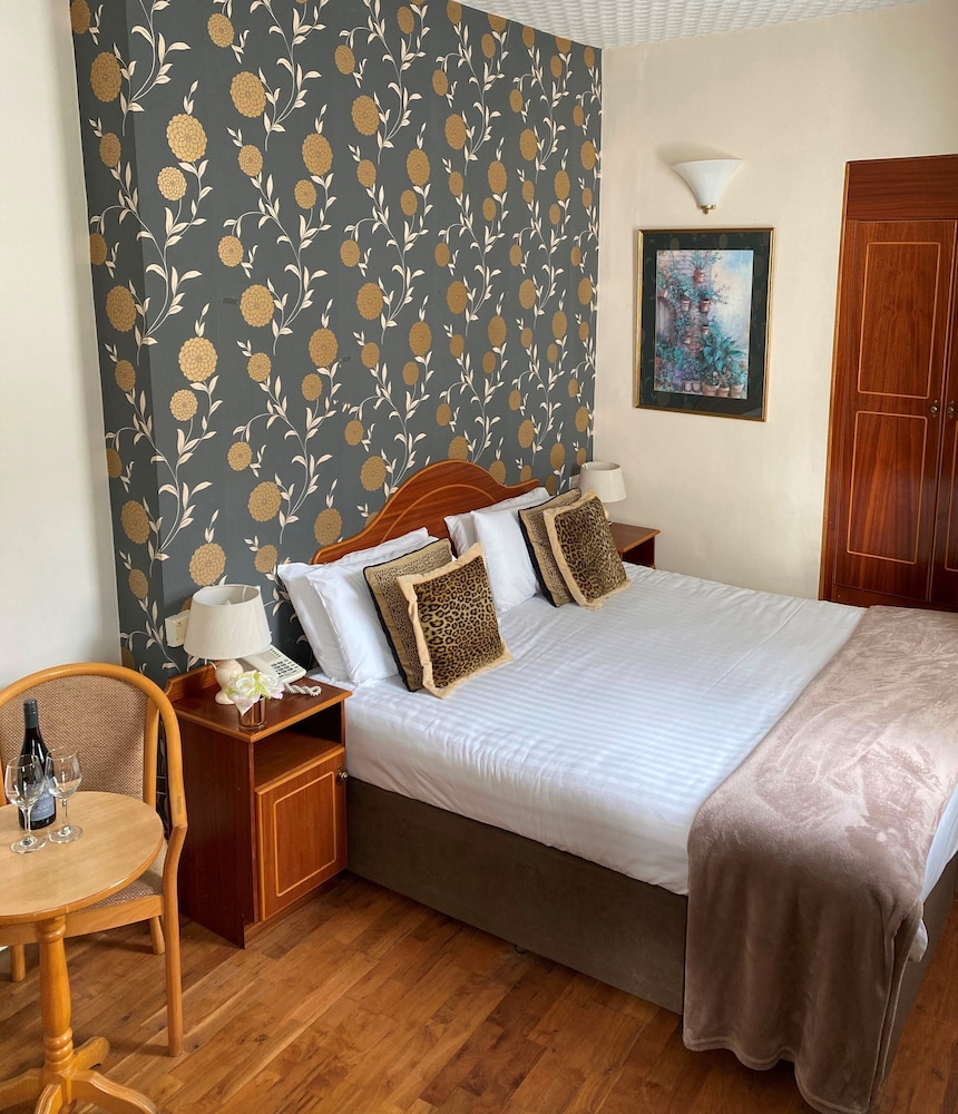 O'Sheas Hotel Tramore: Deals & Reviews (Tramore, IRL) | Wotif