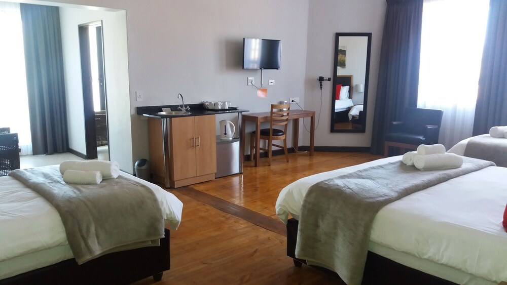 Clanwilliam Hotel by Country Hotels: AU$91 Deals & Reviews (Cederberg ...