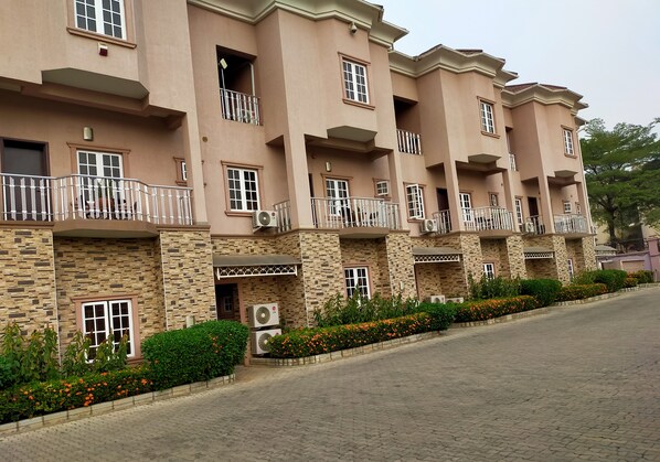 Book Sheer Luxury Apartments & Suites in Abuja | Hoteles.com