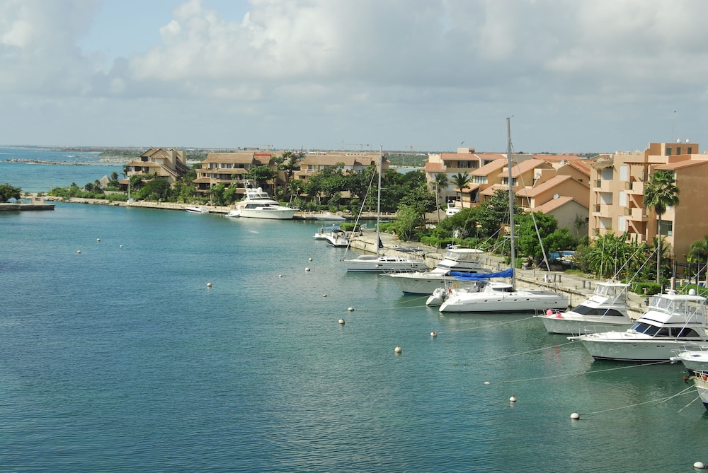 Room Deals for Porto Bello Gran Marina by GuruHotel, Puerto Aventuras ...