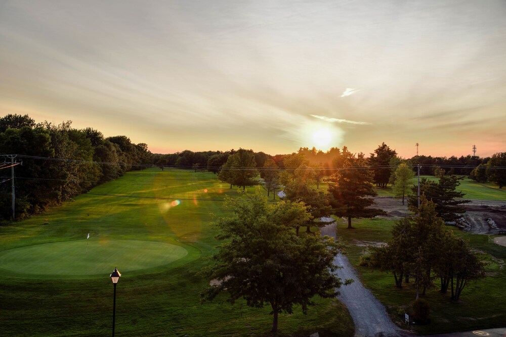 La Cache du Lac Champlain by Ôrigine in Venise-en-Quebec | Best Rates ...