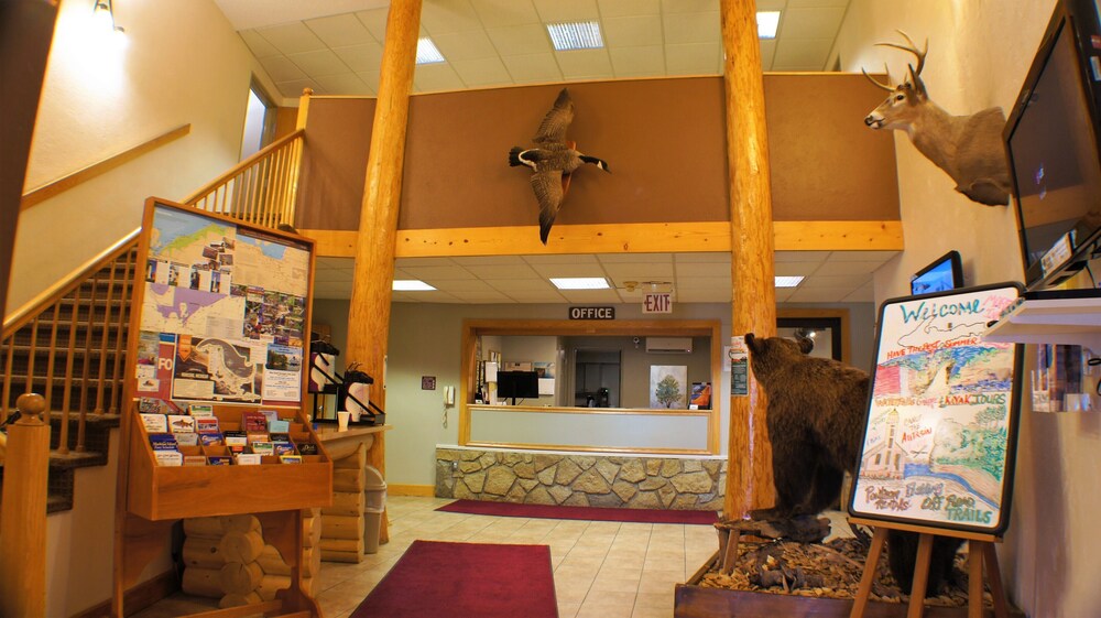 Pictured Rocks Inn & Suites in Munising | Best Rates & Deals on Orbitz