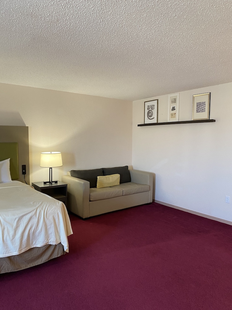 Pictured Rocks Inn & Suites in Munising | Best Rates & Deals on Orbitz