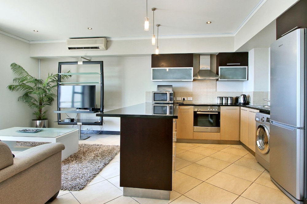 ITC Hospitality Group One Bedrooms Icon Building: Deals & Reviews (Cape ...