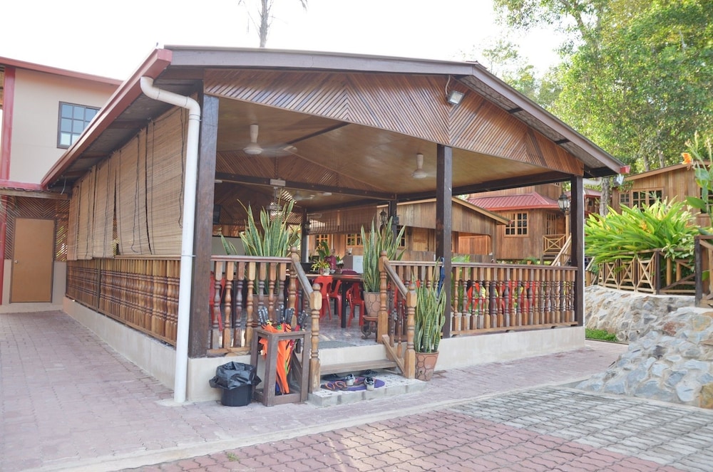 Borneo Tree House in Kota Kinabalu | Best Rates & Deals on Orbitz