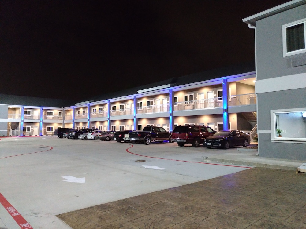 Haven Inn & Suites Downtown Houston in Houston | Best Rates & Deals on ...