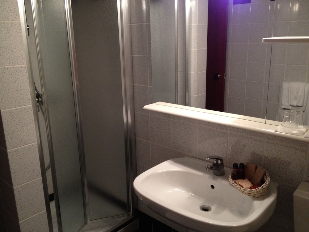 Hotel & Restaurant Milan, Pula: $203 Room Prices & Reviews | Travelocity