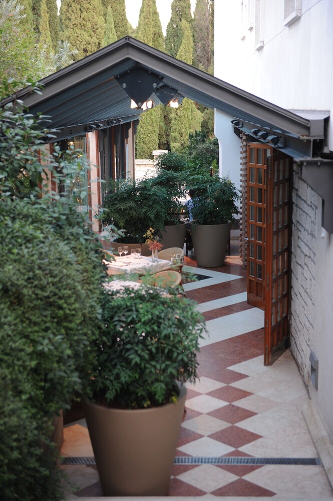 Hotel & Restaurant Milan, Pula: $203 Room Prices & Reviews | Travelocity