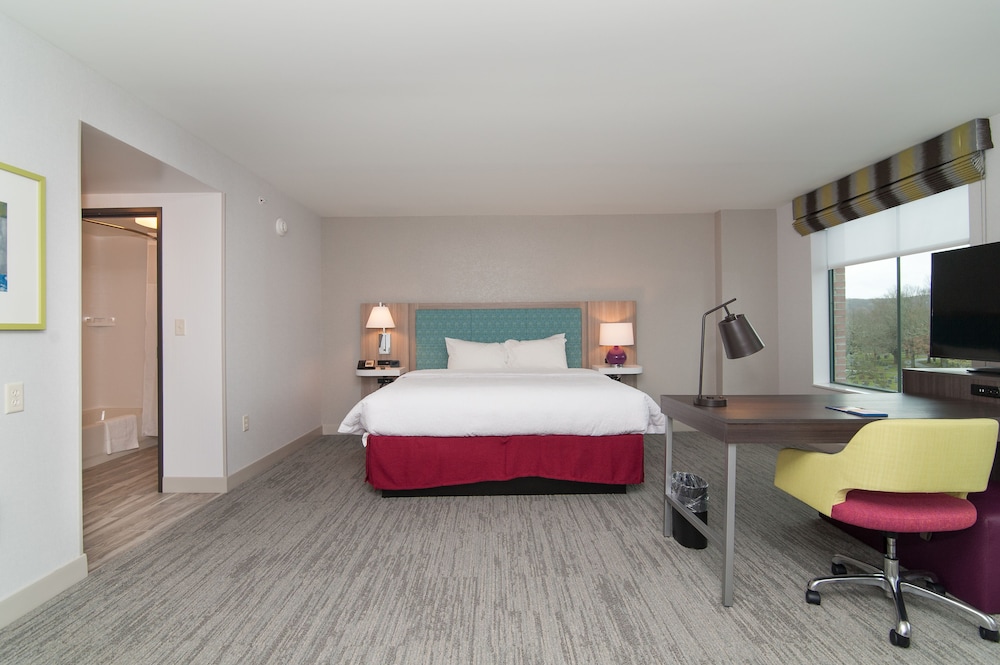 Hampton Inn Norwich, Norwich: $105 Room Prices & Reviews | Travelocity