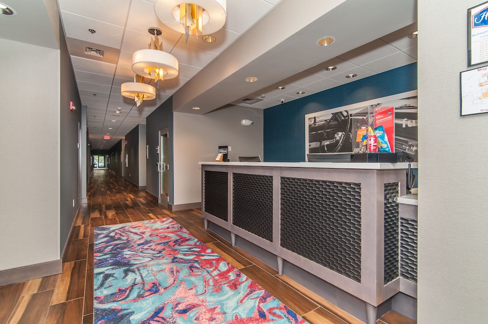 Hampton Inn Norwich, Norwich: $114 Room Prices & Reviews | Travelocity