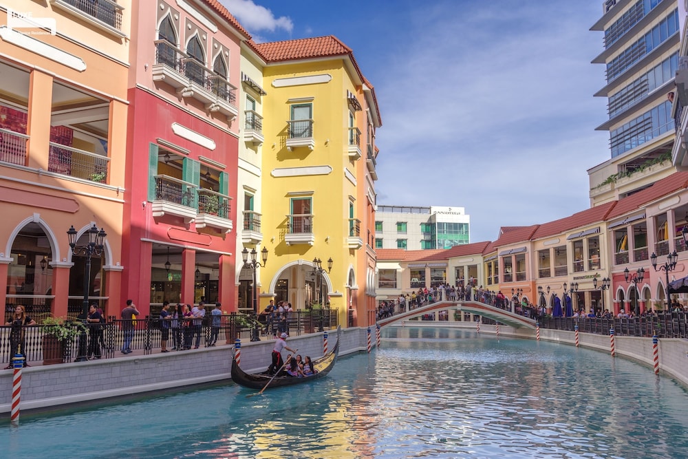 LUXE In Venice - The Venice Residences in Manila | Best Rates & Deals ...