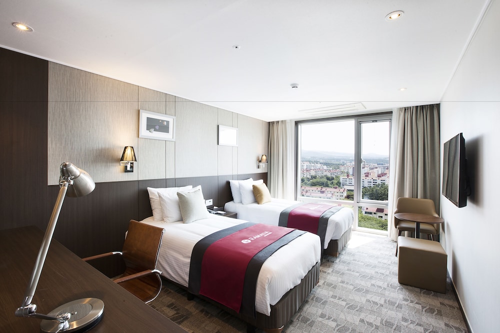 Ramada Jeju City Hall in Jeju City | Best Rates & Deals on Orbitz