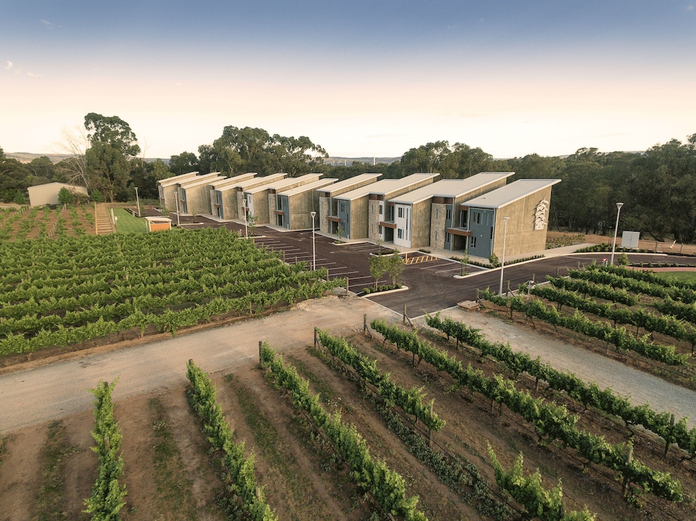 Maya Maya at Mandoon Estate Perth, AUS - Best Price Guarantee ...