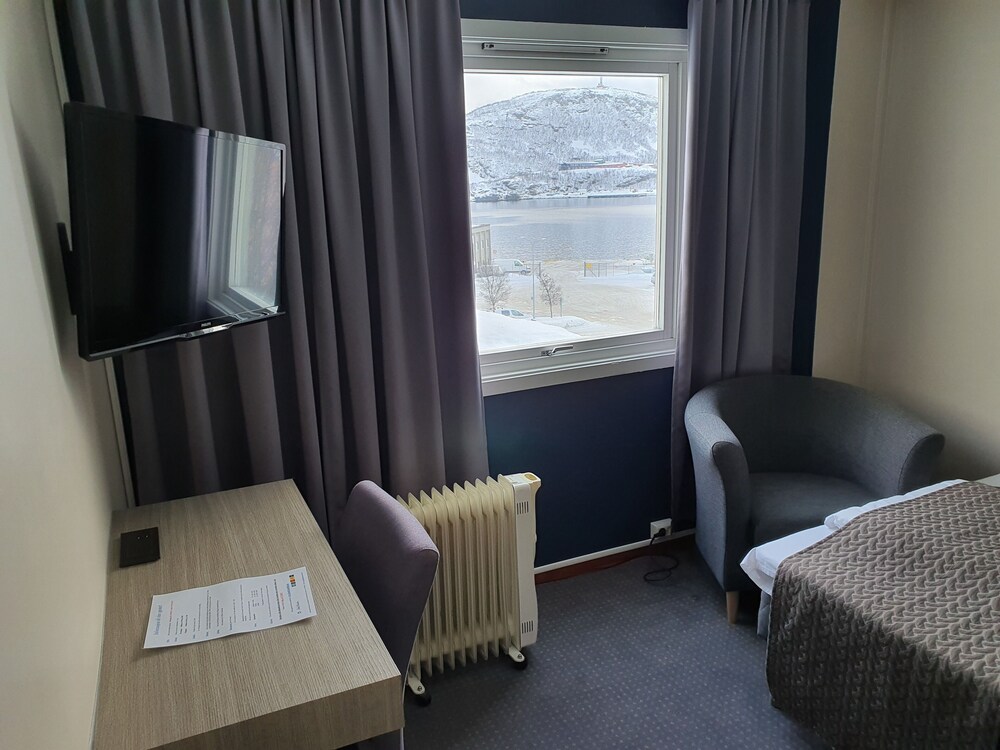 Hotell Maritim Skjervøy in Skjervoy | Best Rates & Deals on Orbitz