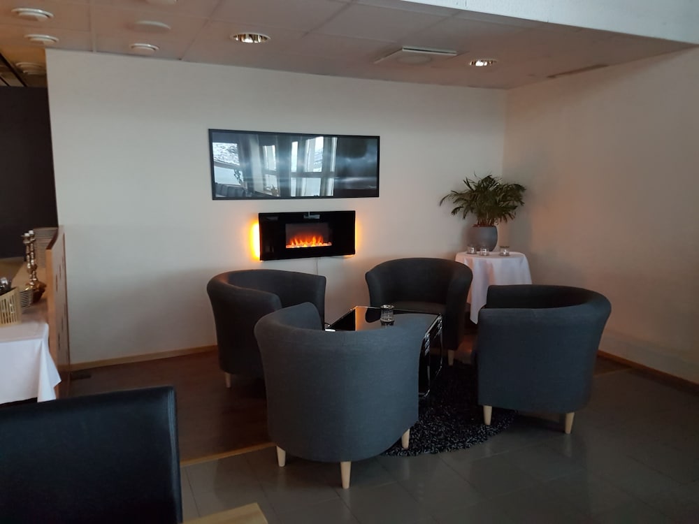 Hotell Maritim Skjervøy in Skjervoy | Best Rates & Deals on Orbitz