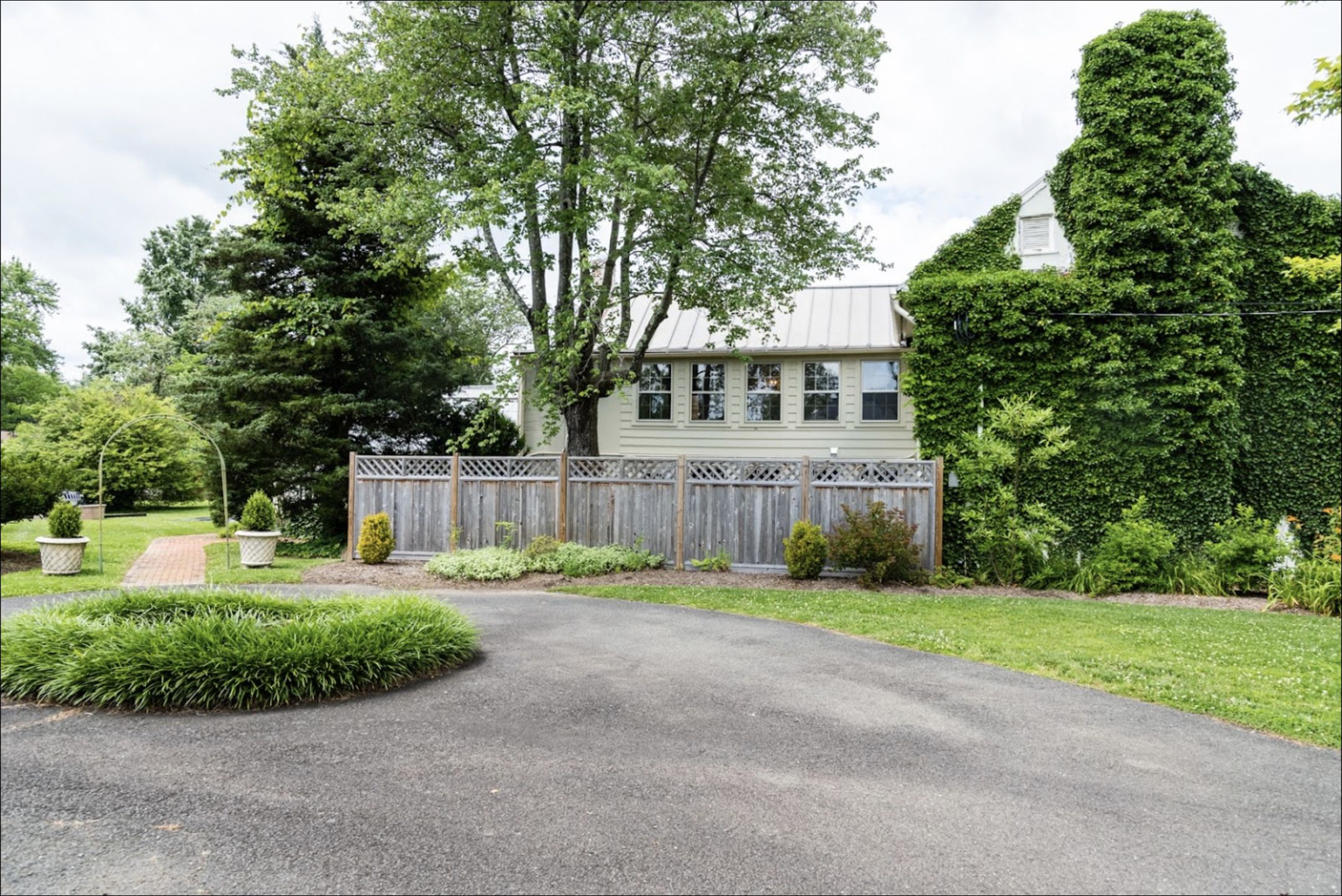 Goodstone Inn & Restaurant: 2022 Room Prices, Deals & Reviews | Expedia.com