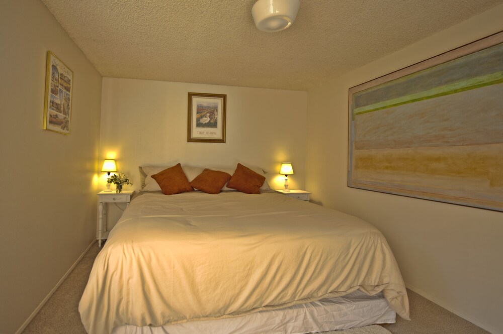 Maplehurst Farm Guest House Top Floor, Spectacular Views Of Mt Baker ...