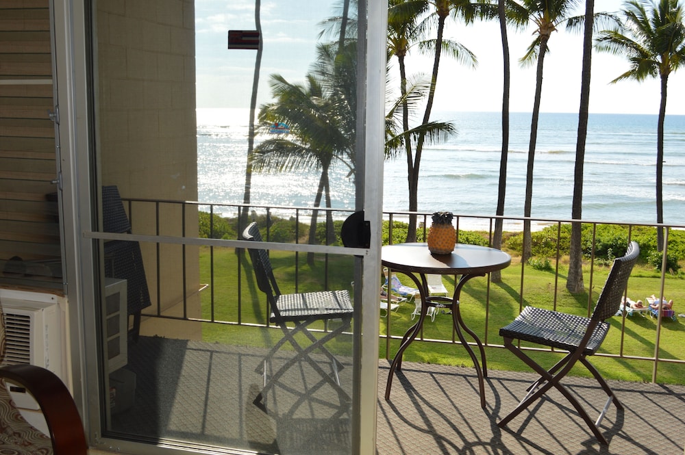 Beachfront Condo With Amazing Views , Sunsets, And Whale Watching ...