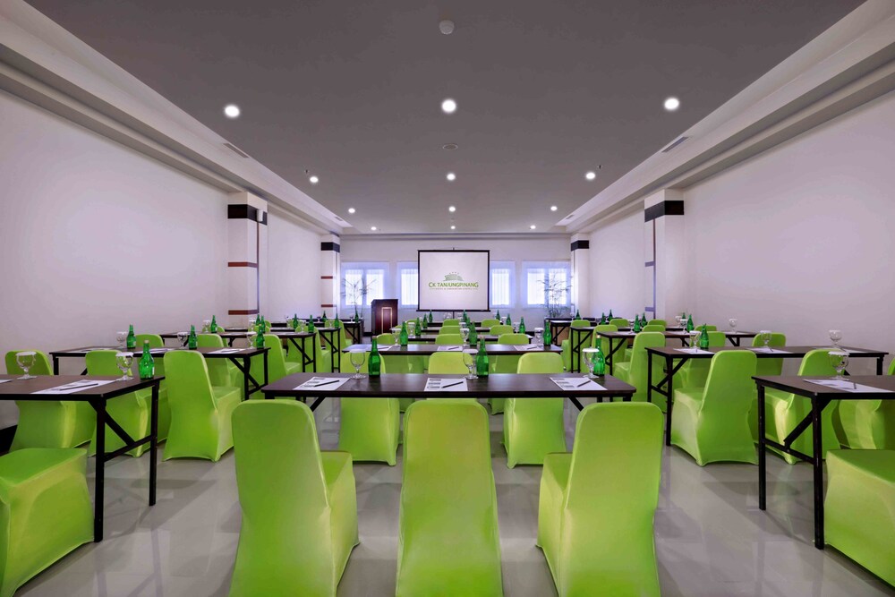 CK Tanjungpinang Hotel & Convention Centre, Tanjung Pinang: Room Prices ...