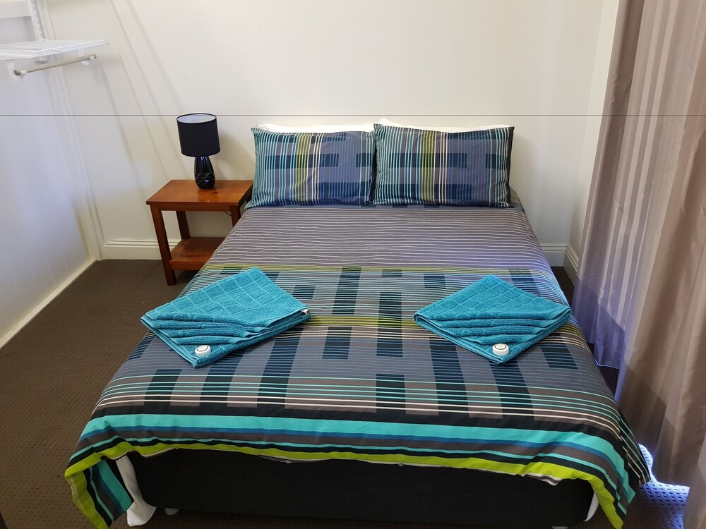 Commercial Hotel: AU$99 Deals & Reviews (Charters Towers, AUS) | Wotif