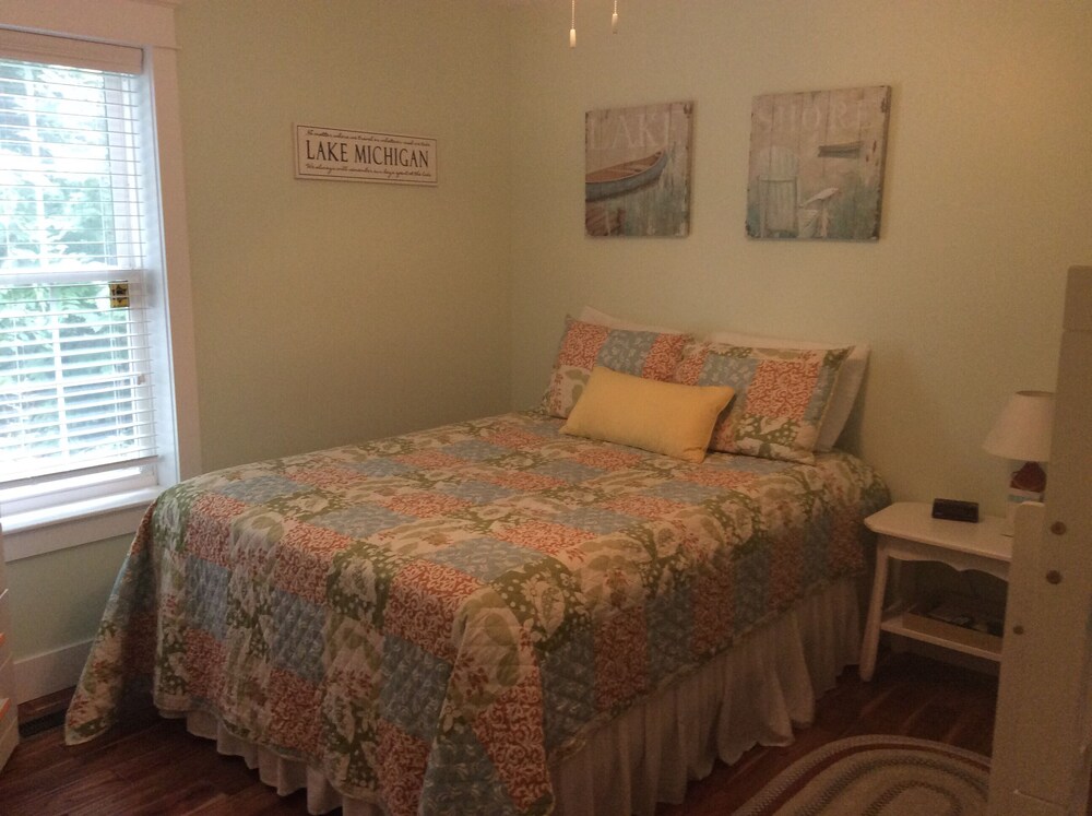 BEAUTIFUL HOUSE, PERFECT FOR TWO FAMILIES! SHORT WALK TO BEACHES AND ...