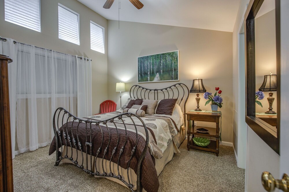 Fun Waterfront Condo in April Sound - Conroe | Vrbo