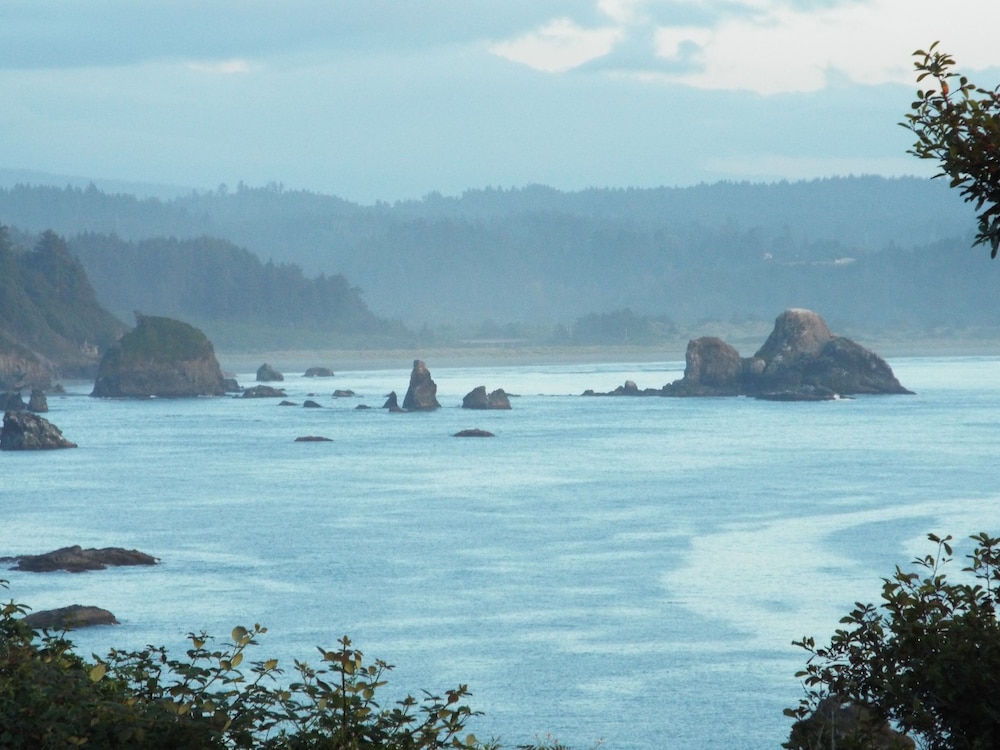 Prime location! Trinidad Bay Ocean Views Overlooking Trinidad Harbor ...
