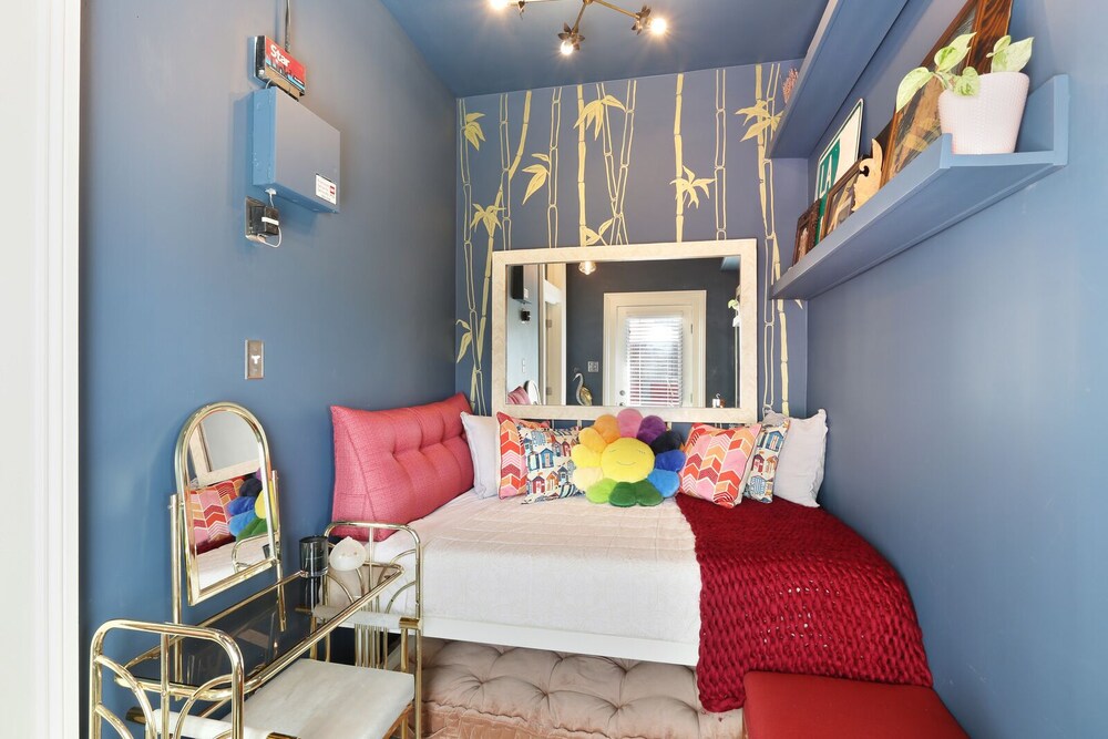 The Red Bayou House, walk to City Park and Jazzfest, mins to the French ...