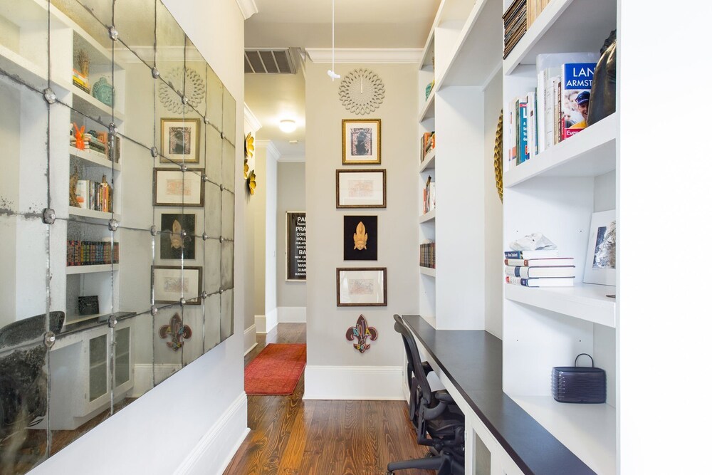 The Red Bayou House, walk to City Park and Jazzfest, mins to the French ...