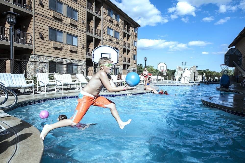 Timber Ridge Lodge and Waterpark, Lake Geneva: $299 Room Prices ...