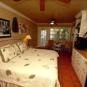 Tortuga Inn Beach Resort in Sarasota, FL | Expedia