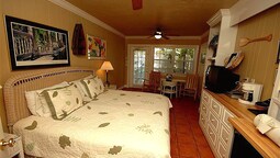 Tortuga Inn Beach Resort in Sarasota, FL | Expedia