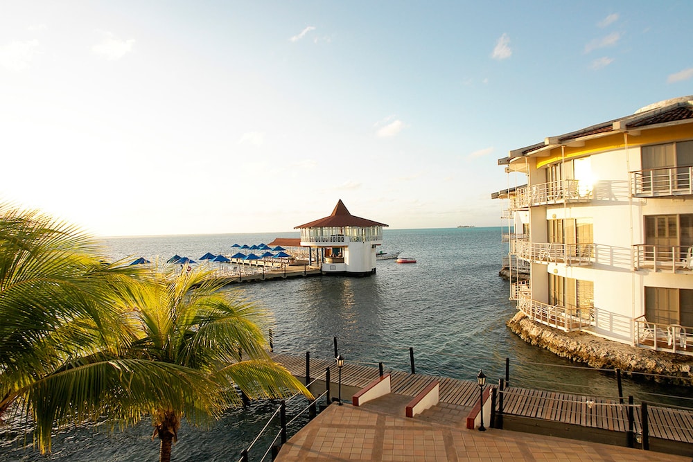 Decameron Aquarium - All Inclusive in San Andrés | Best Rates & Deals ...