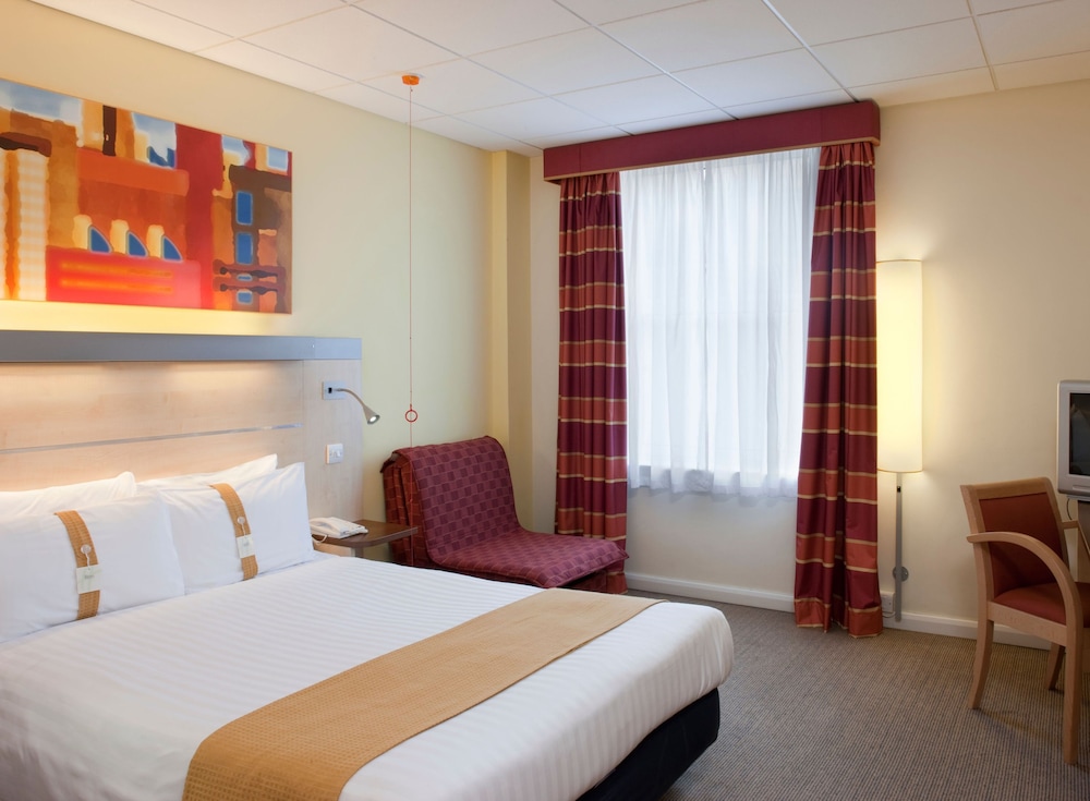 Holiday Inn Express - Edinburgh City Centre: 2018 Room Prices $69 ...