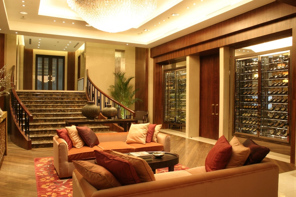 New Coast Hotel Manila in Manila | Best Rates & Deals on Orbitz