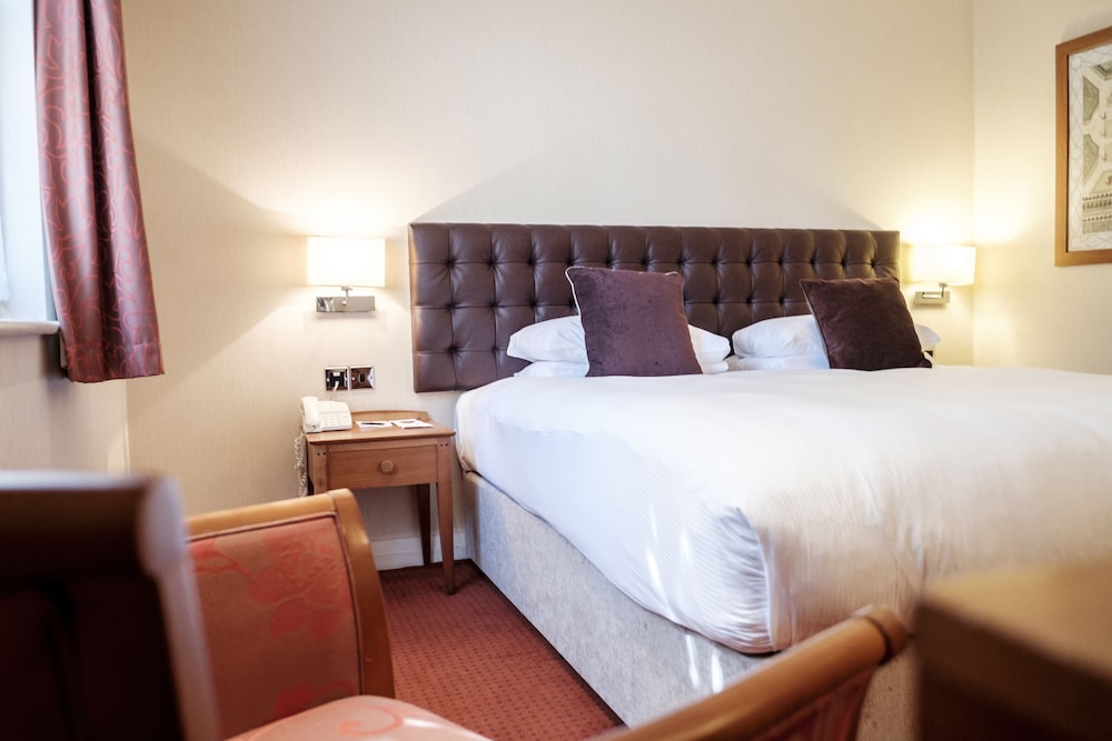 Red Lion Hotel, Hillingdon: AU$150 Deals & Reviews (London, GBR) | Wotif