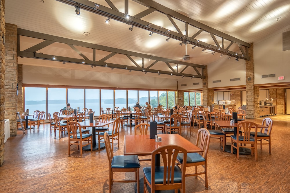 Lake Cumberland State Resort Park in Jamestown | Best Rates & Deals on ...