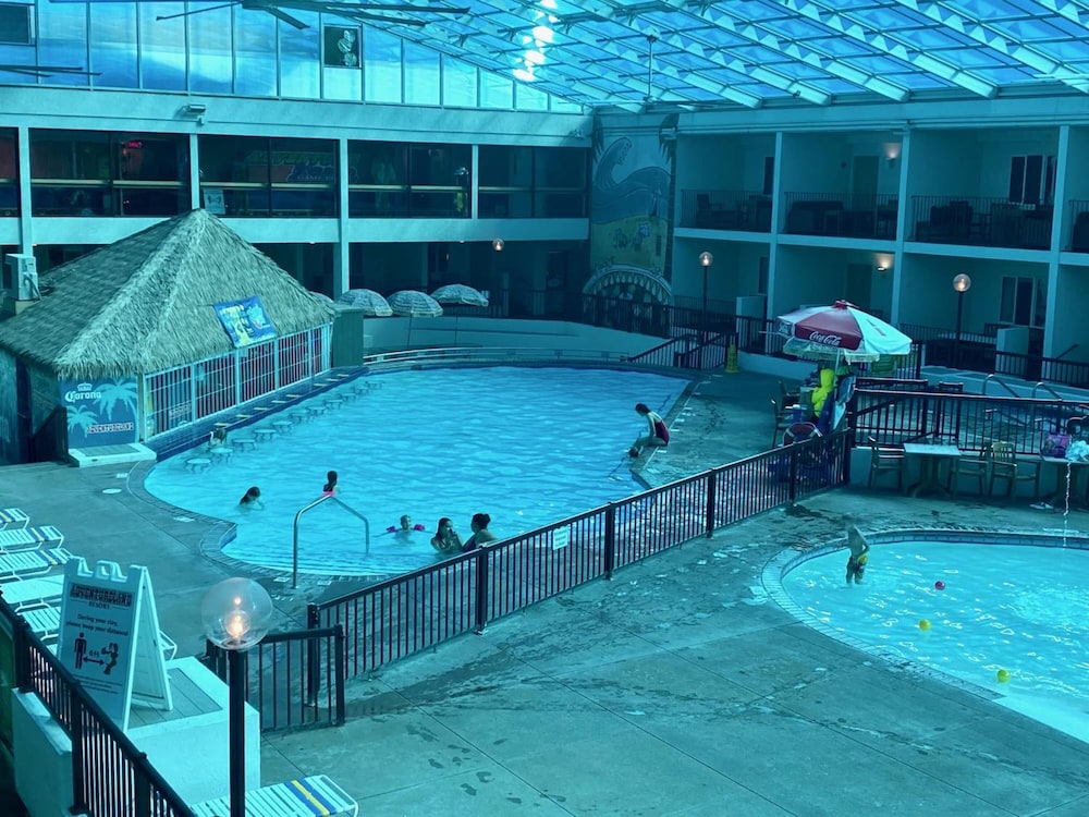 Room Deals for Adventureland Inn, Des Moines starting at | Hotwire