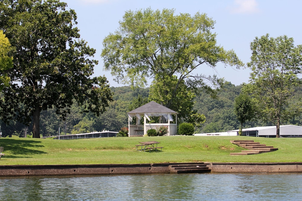 Kenlake State Resort Park, Paducah: $113 Room Prices & Reviews ...