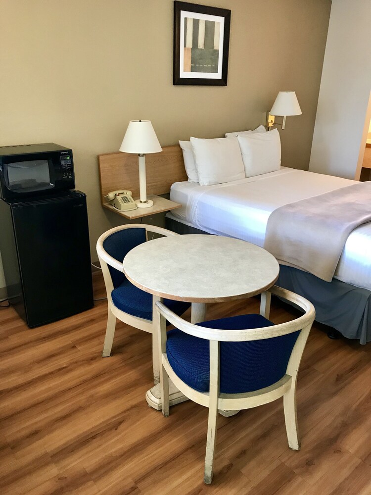 Sea-Tac Airport Value Inn, Seattle: $63 Room Prices & Reviews | Travelocity