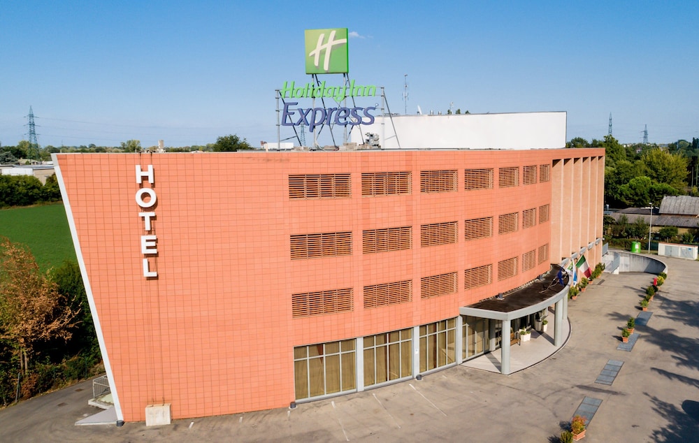 Holiday Inn Express Parma, an IHG Hotel in Parma | Best Rates & Deals ...