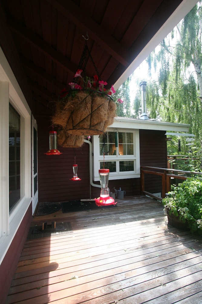 Kangaroo House B&B on Orcas Island in Eastsound | Best Rates & Deals on ...