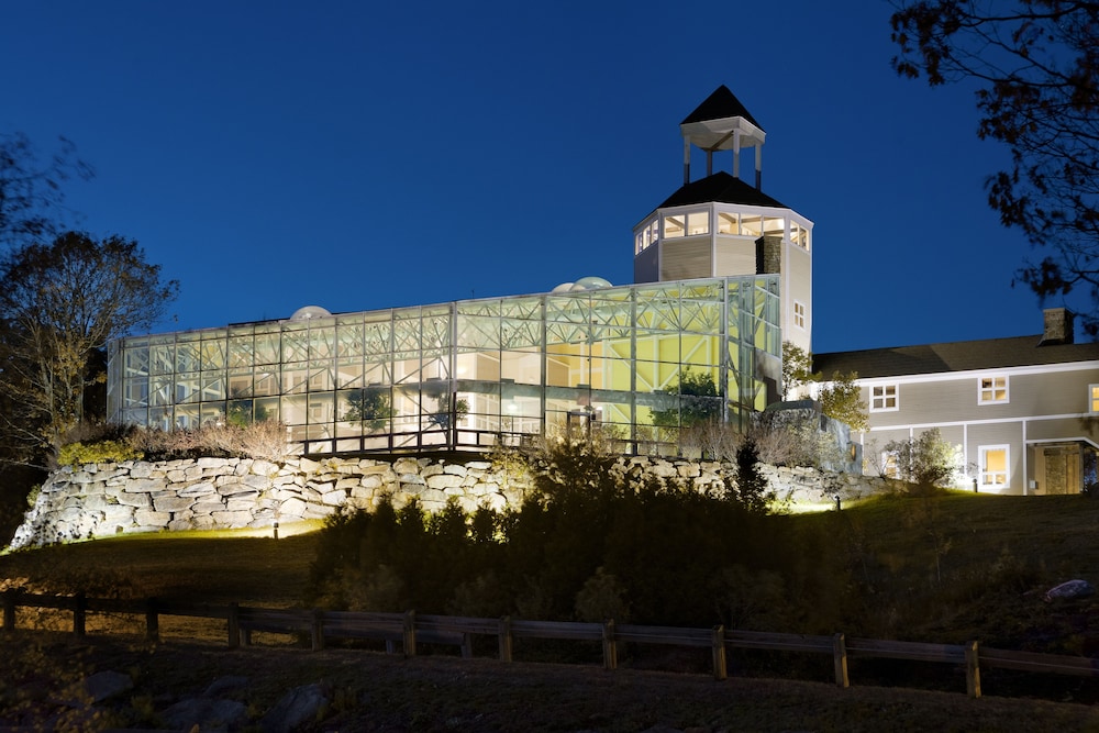 Steele Hill Resorts in Sanbornton | Best Rates & Deals on Orbitz