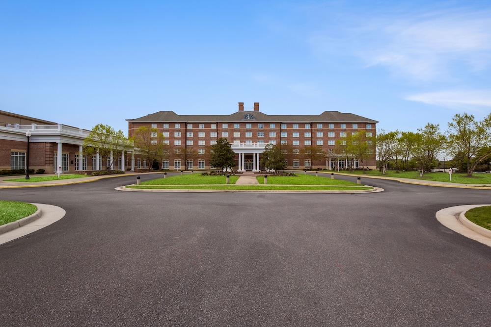 Hilton Garden Inn Suffolk Riverfront in Suffolk | Best Rates & Deals on ...